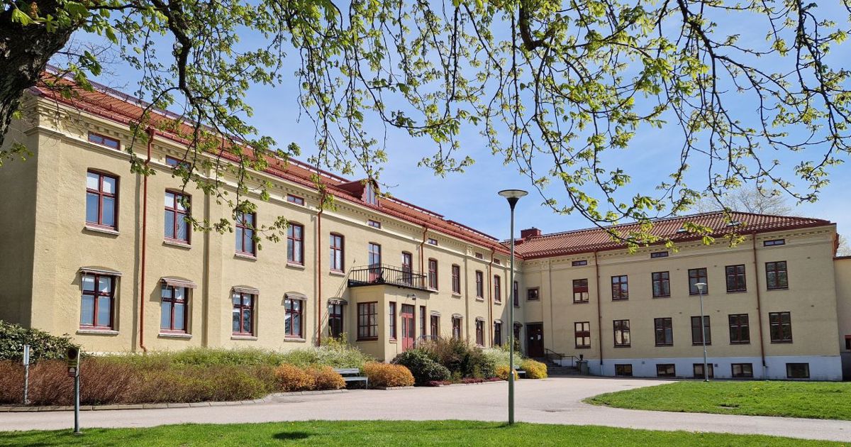 Arbetet med att bygga ett nytt vårdcenter i Stavregården i Trollhättan återupptas. | Eidar.se